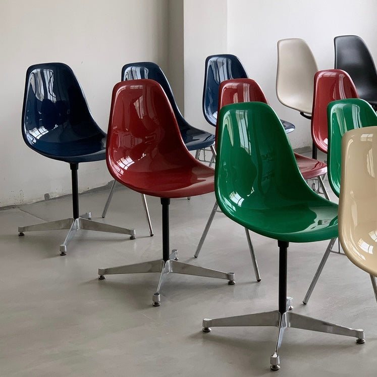 C54 Colorful laundry chair