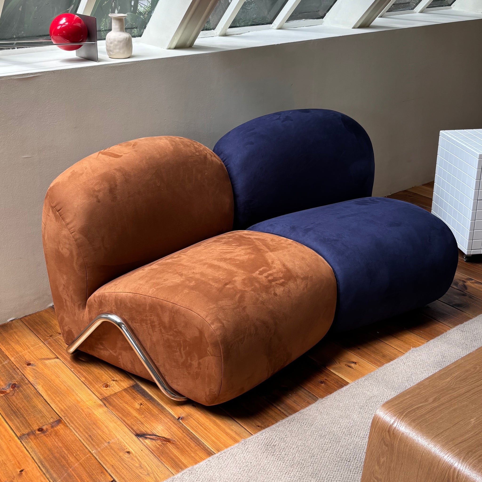 Frame arch sofa