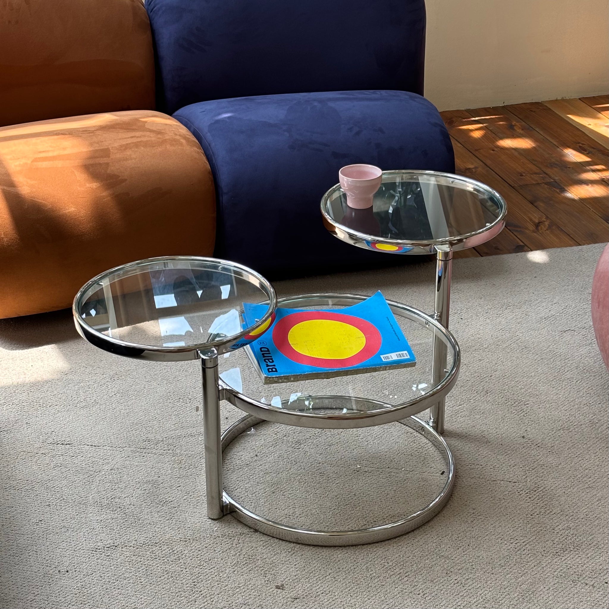 Move glass low table