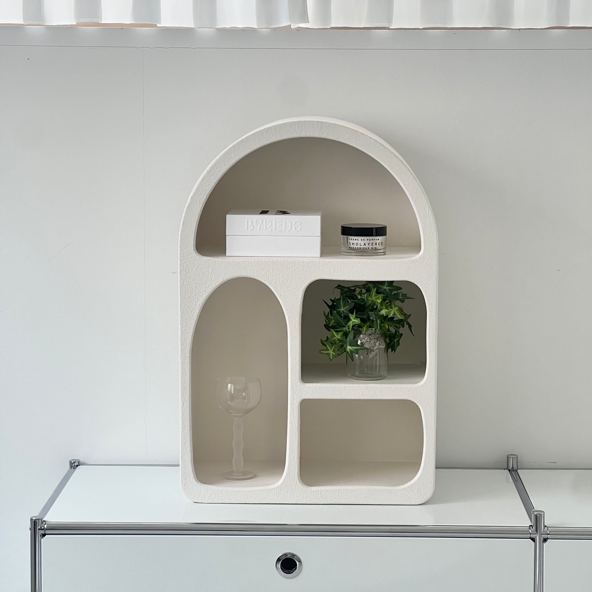 D13 Cave storage box